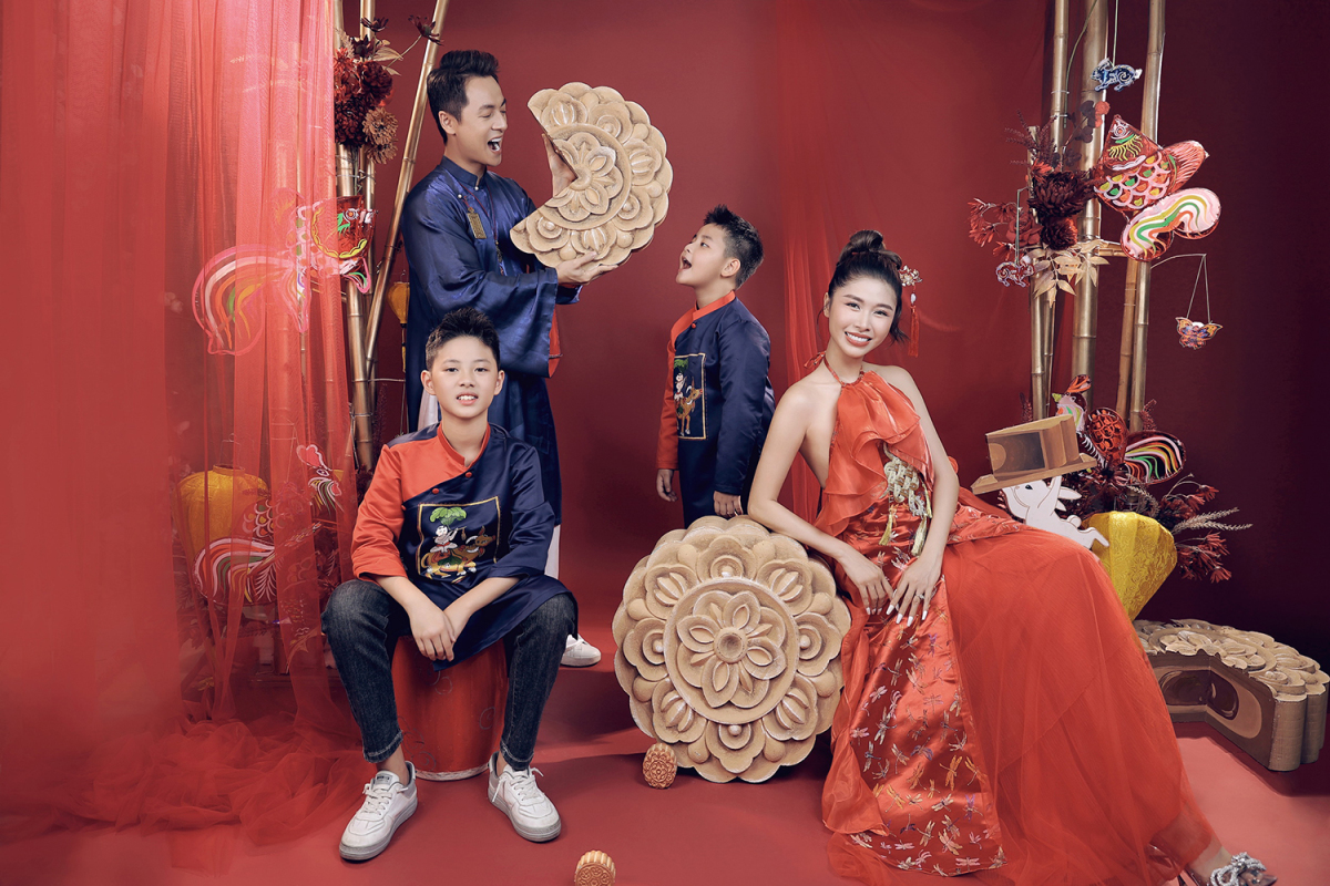 Vợ chồng ca sĩ Đăng Khôi khoe hạnh phúc sum vầy trong loạt ảnh mừng ...